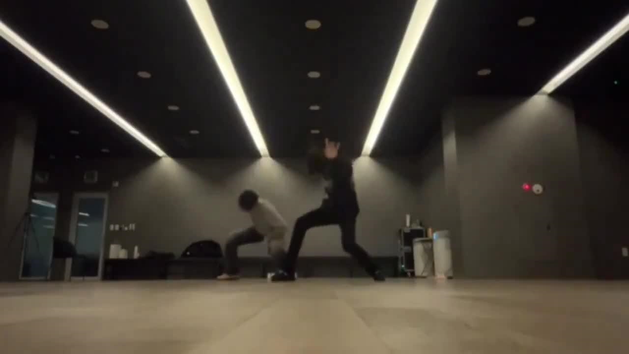 کاور هانبین و گیووین از اهنگ پرودیوس 101 move - نماشا